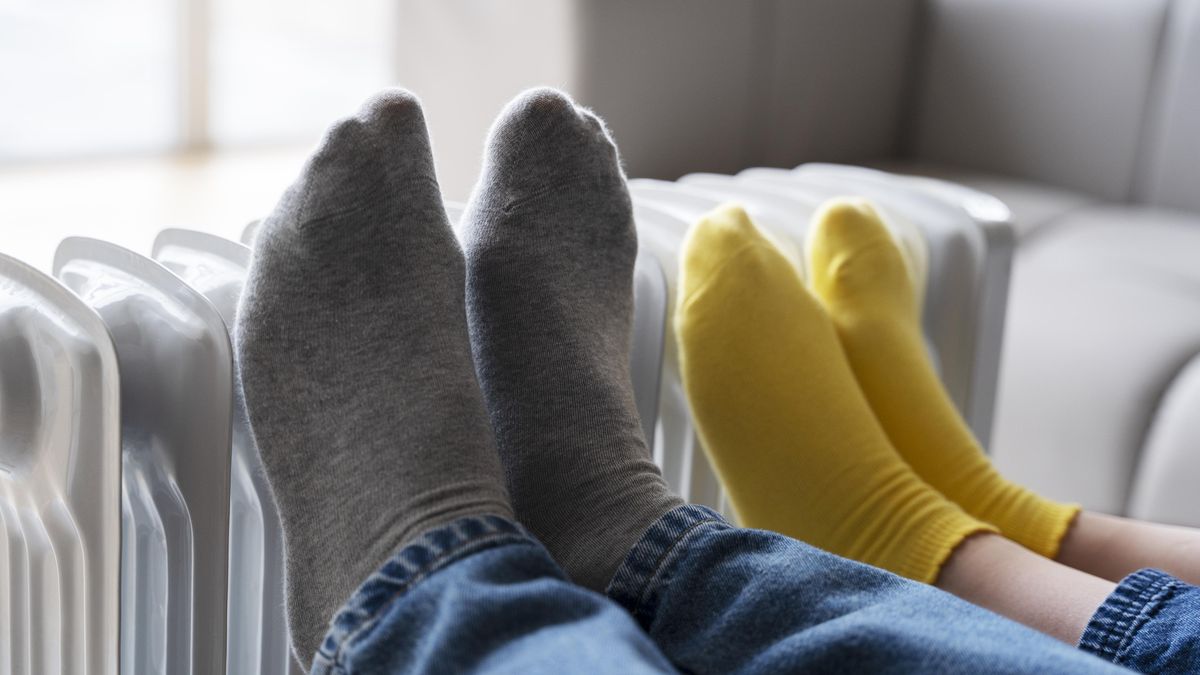 Britové si berou svetr, Japonci deku a my doma topíme naplno - Médium.cz