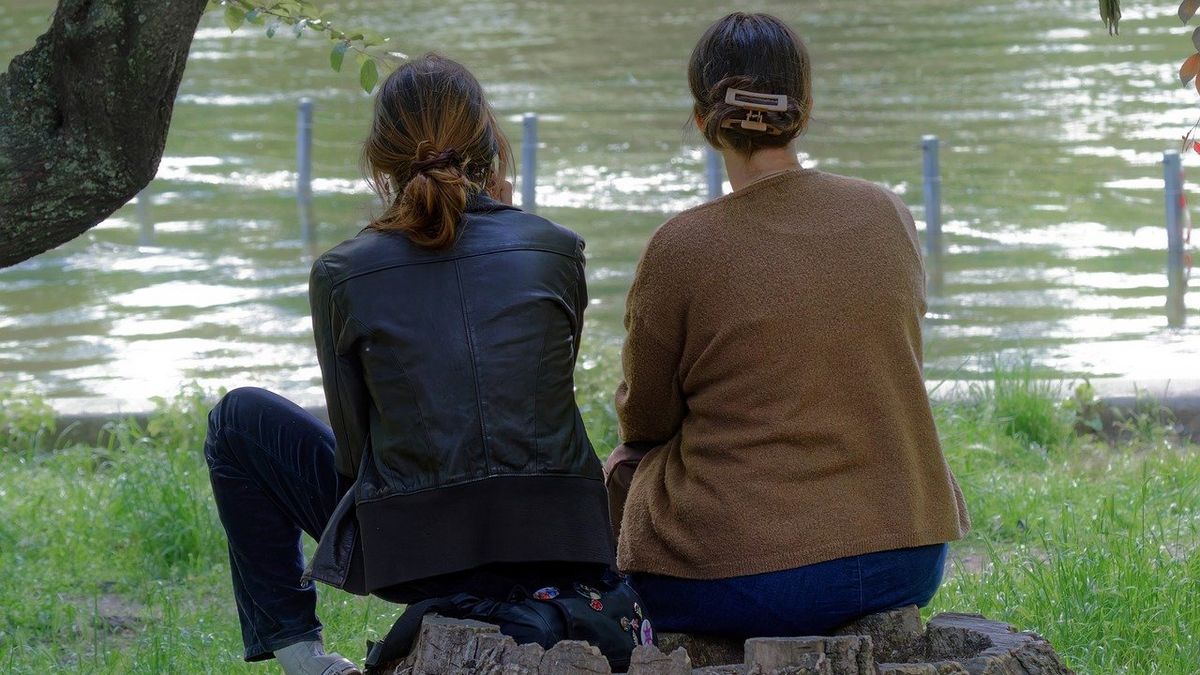 Proč vzniká dojem, že ženy nemají rády ženy? - Médium.cz
