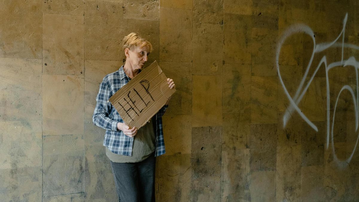 Kolik lidí musí v Teplicích umrznout, než město začne jednat? - Médium.cz