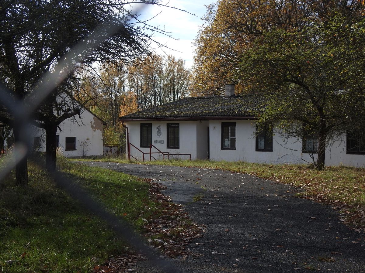 Název skalního hradu Dršťka neznamená nic pejorativního, jde o křoví ...