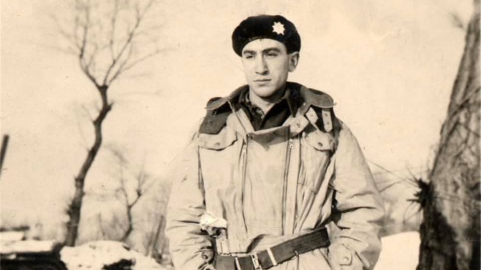 Tankista, který chtěl být pilotem: Jan Horal se za letce RAF jen ...