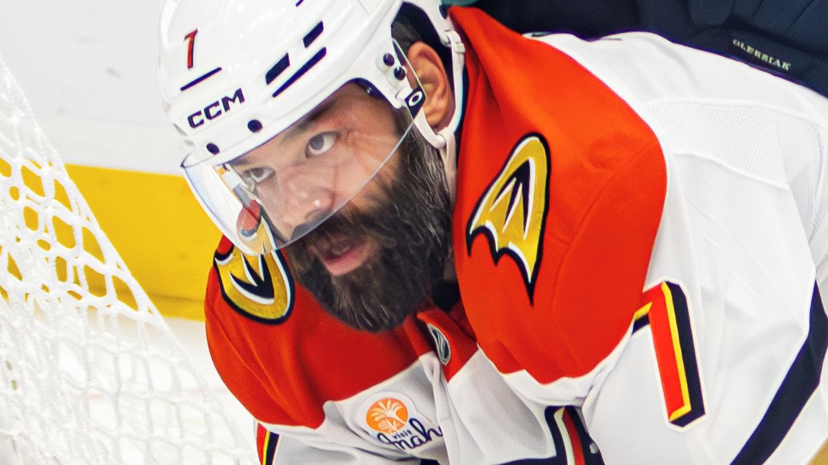 Radko Gudas v ohrožení. Přijde jeho žena Barbora o postavení manželky ...