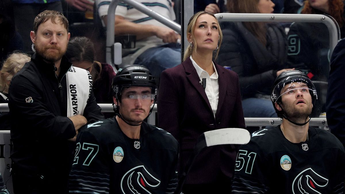 První ženská trenérka NHL: Když Jessica Campbell přišla o bratra, hokej ...