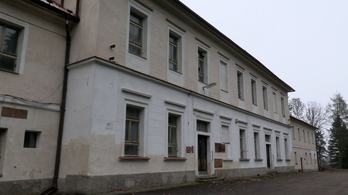 Zámek, zřícenina a hradiště - to vše za jedno odpoledne - Médium.cz