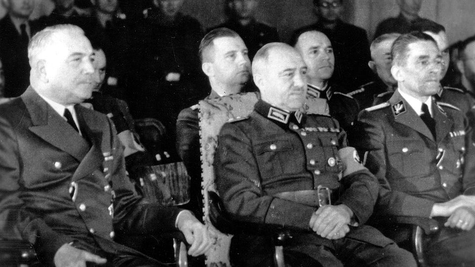 „Německo bude žít i po nás!“ řekl Karl Hermann Frank, a pak ho ...