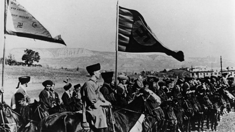Generál SS a ataman Pannwitz sám doprovázel své kozáky do zajetí v SSSR ...