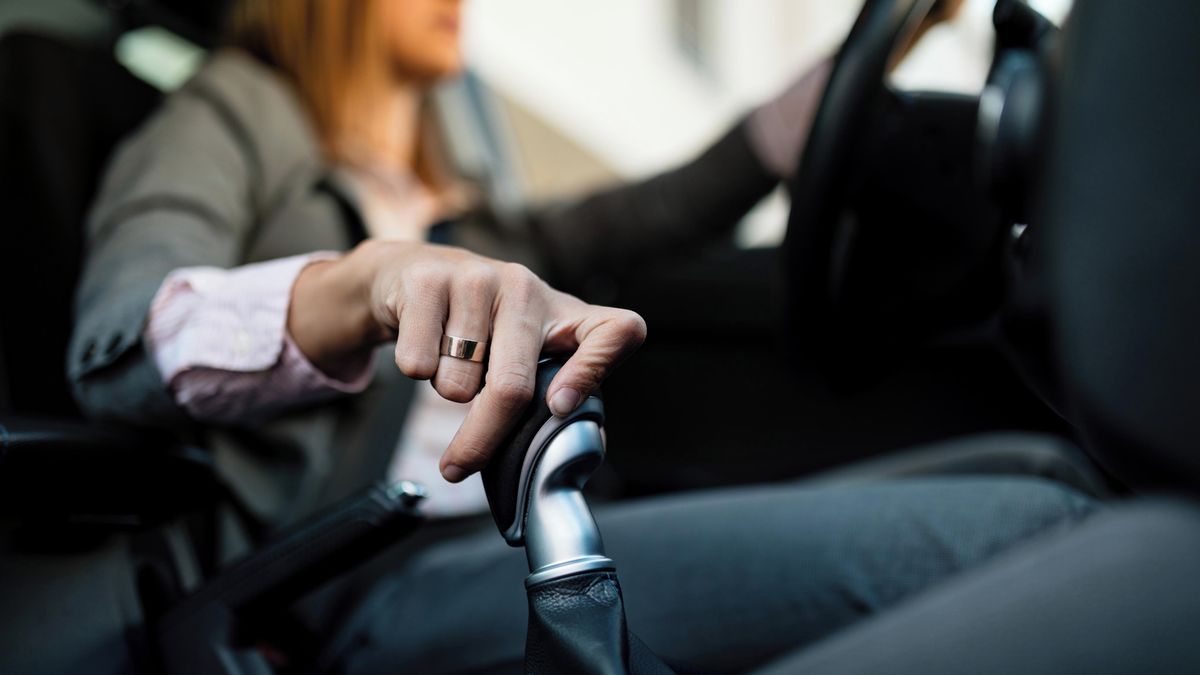 Řidiči ho po startu hned vypínají. Stop-start patří k asistentům, které ...