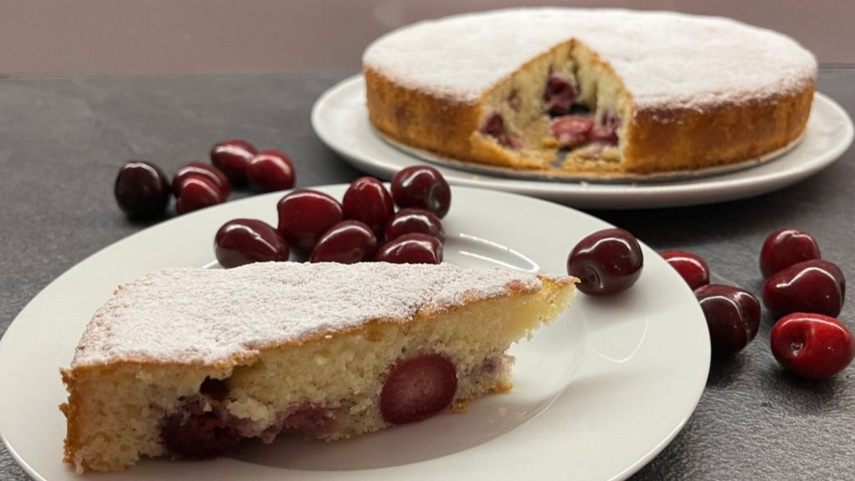 Rychlovka bez váhy: Hrnkový recept na třešňovou bublaninu, kterou ...