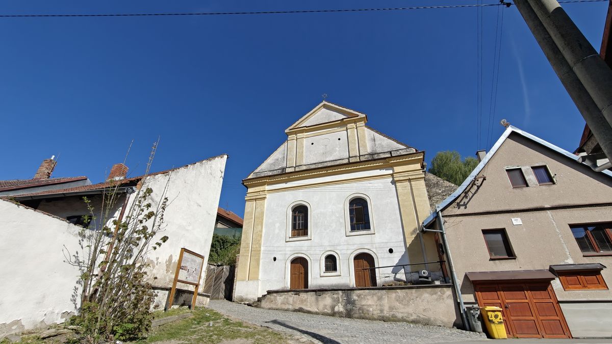 Synagoga v Luži nese tiché svědectví židovské historie města - Médium.cz