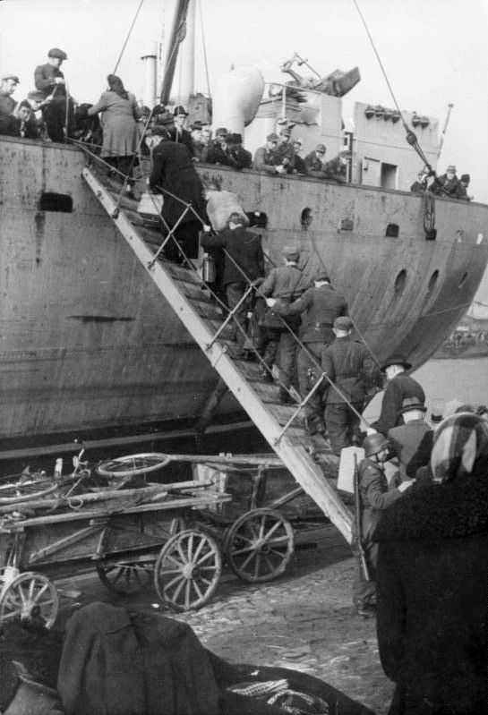 Hitler je odmítl zachránit. V Kurlandské kapse uvízlo přes čtvrt ...