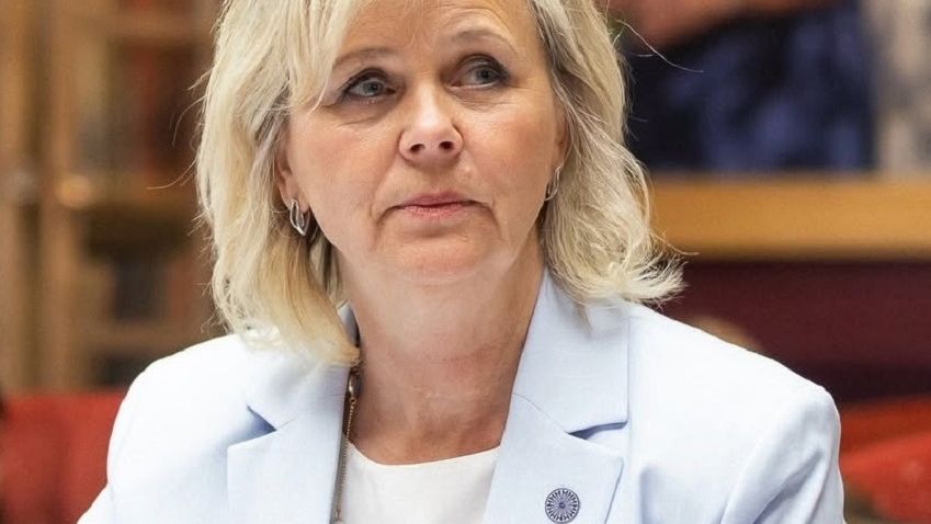 Je Eva Pavlová dámou? - Médium.cz
