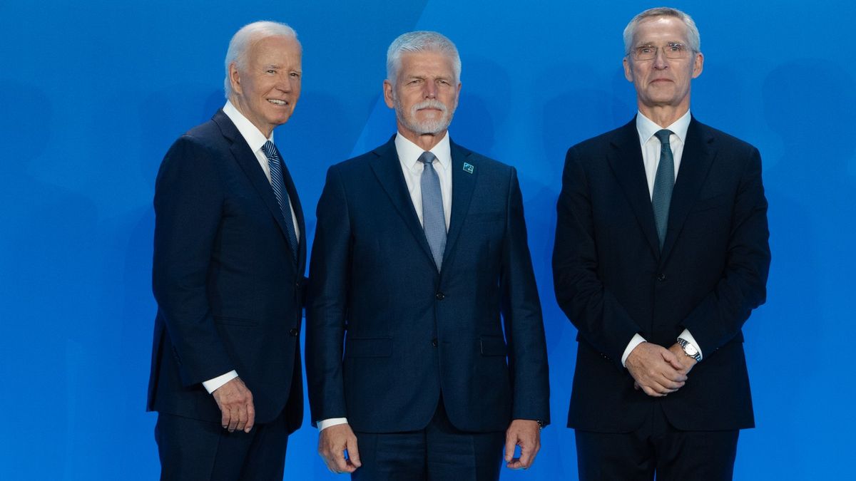 Havel a Pavel jsou symboly svobody a Západu: Pokrytci řvou o KSČ ...