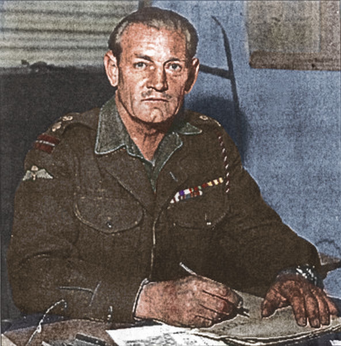 Ve druhé světové válce bojoval s mečem, lukem a dudami. Jack Churchill ...
