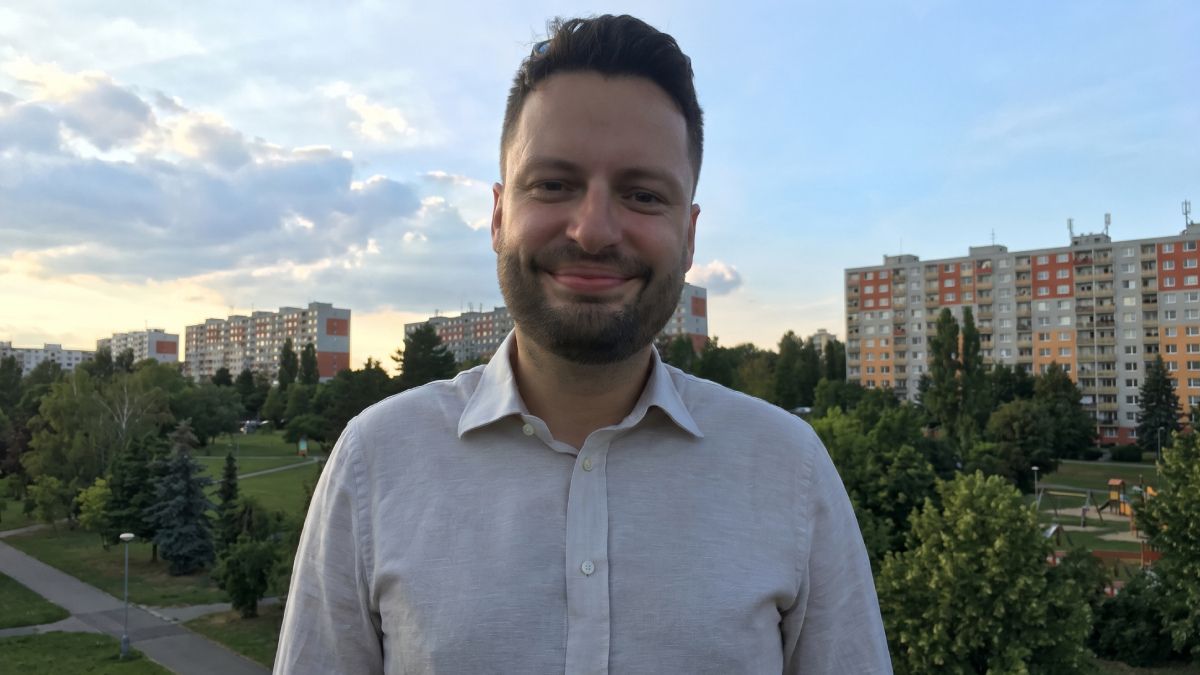 Skleróza s vůní korupce. Utajené byty lídra ANO stavěl developer ...