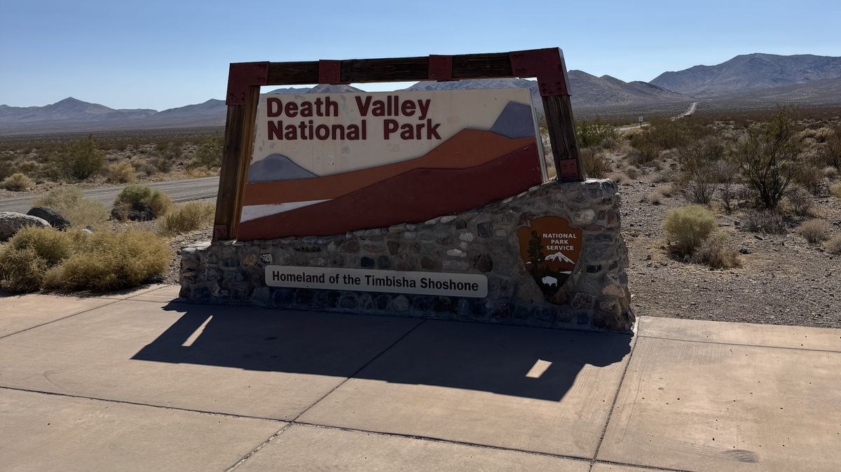 Death Valley: padesát stupňů a málem bez benzinu - Médium.cz