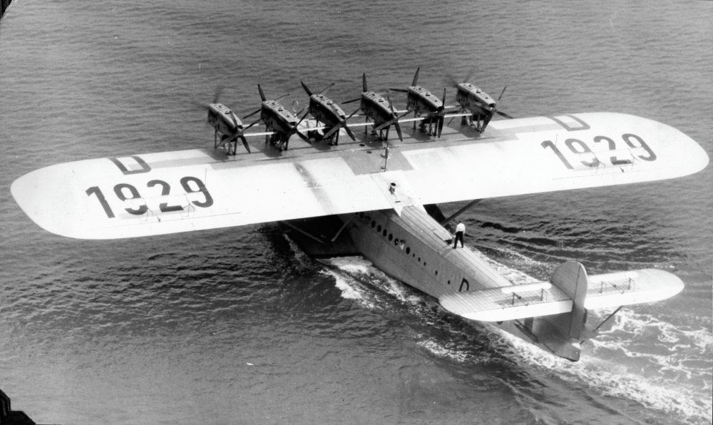Létající parník Dornier Do X. Vytvořil rekord, který vydržel dvě ...